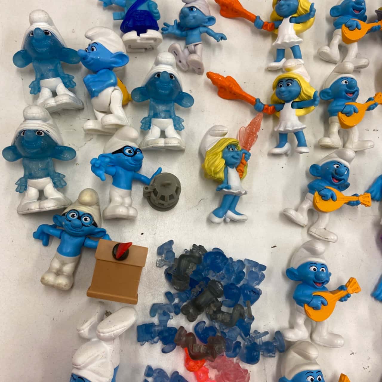 Mixed lot of Smurf figurines … bulk lot