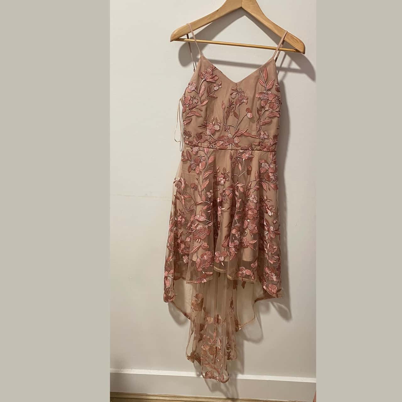 Two Sisters Womens Size 10 Formal Dress(s)