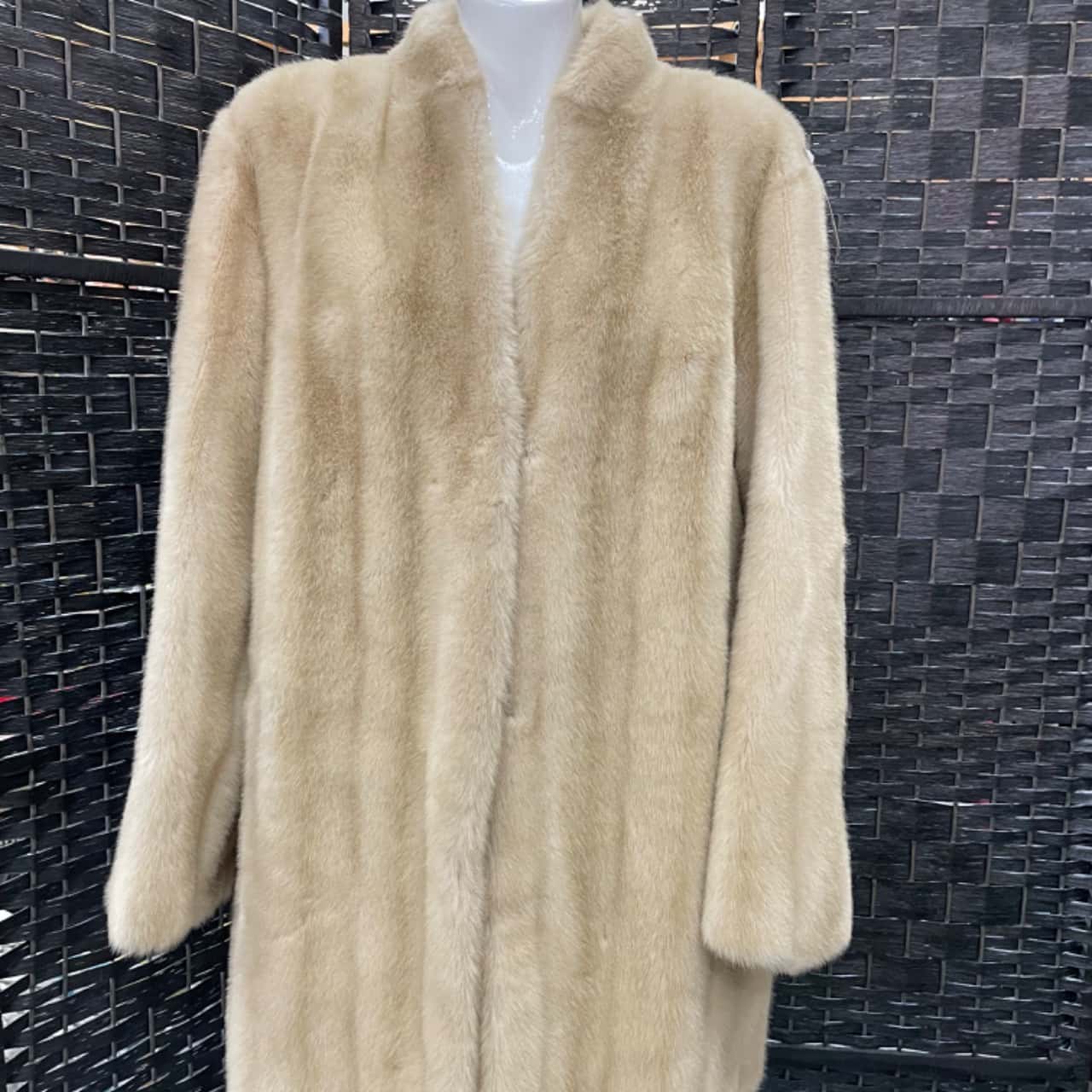 Tissavel Womens Size M Faux Fur Cream Coat(s)
