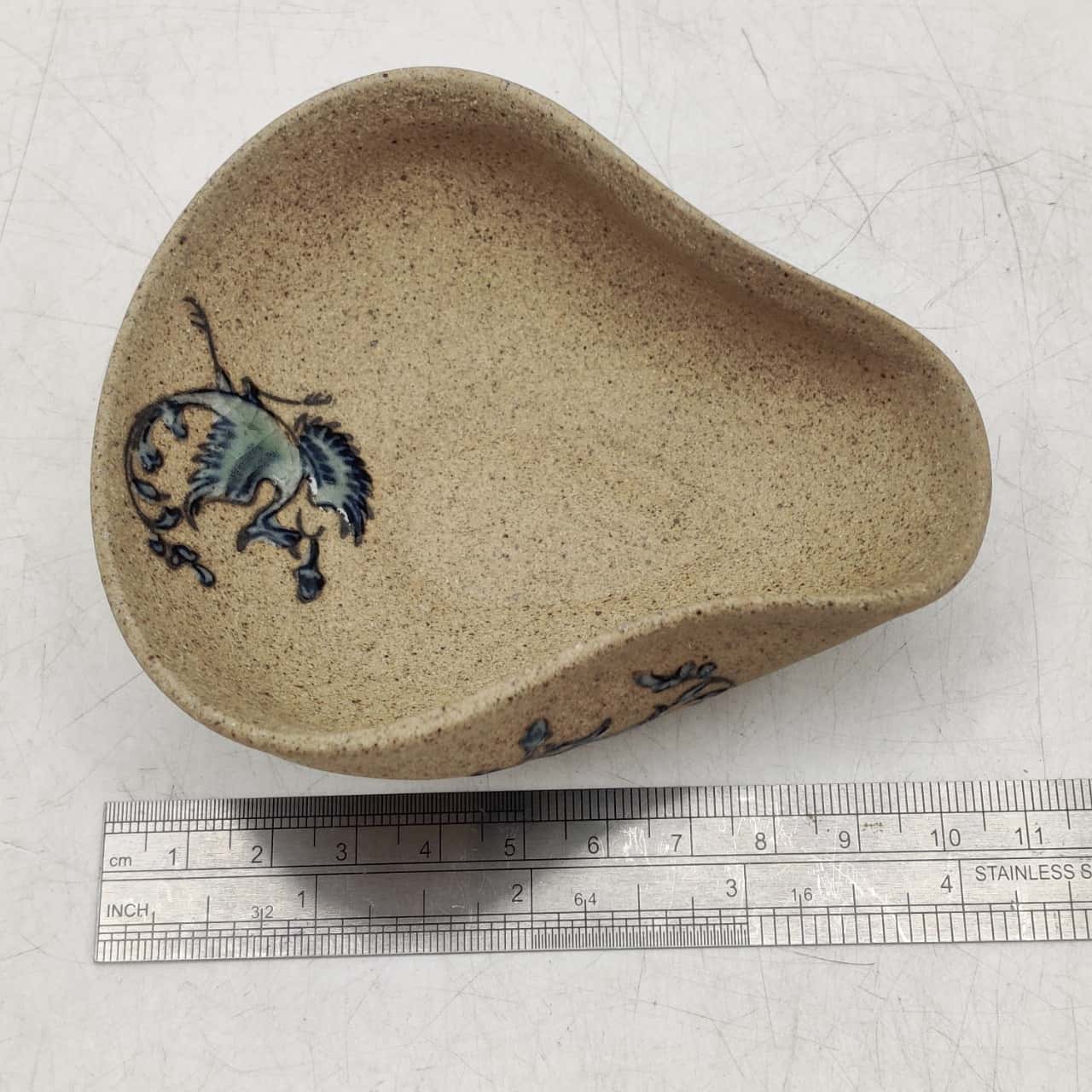 Hong Jain Pottery Serving/Pouring Dish