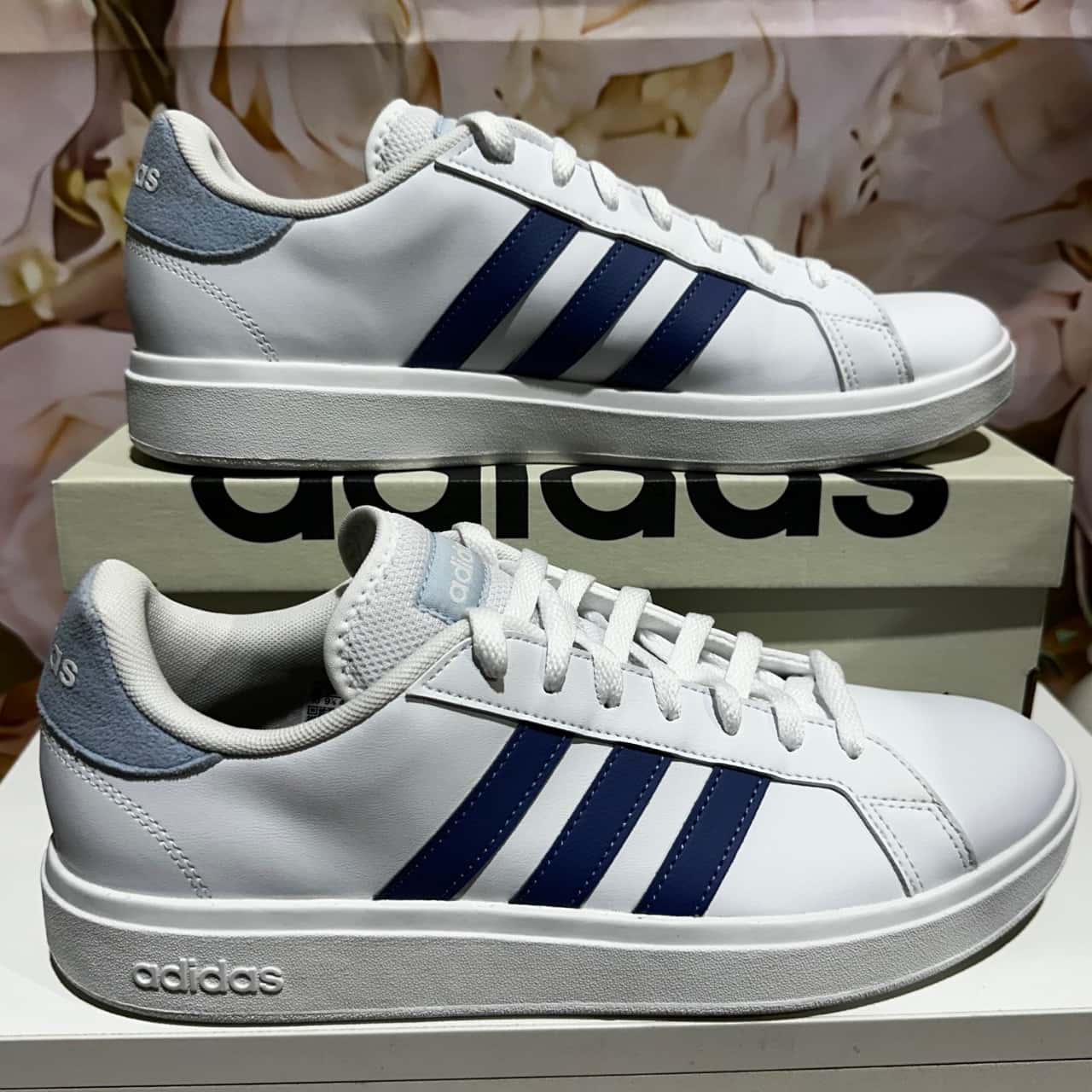 Adidas Men’s Sneakers/Tennis Shoes Size 10 Shoe(s)