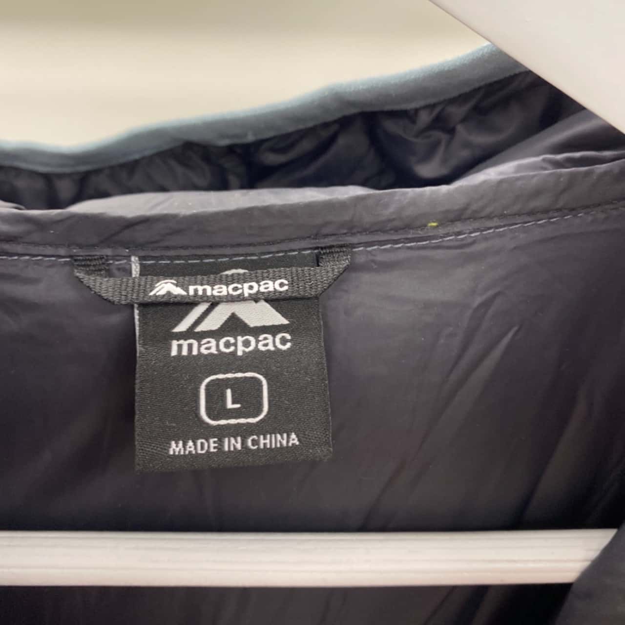 Macpac Unisex Size L Puffer Jacket Grey