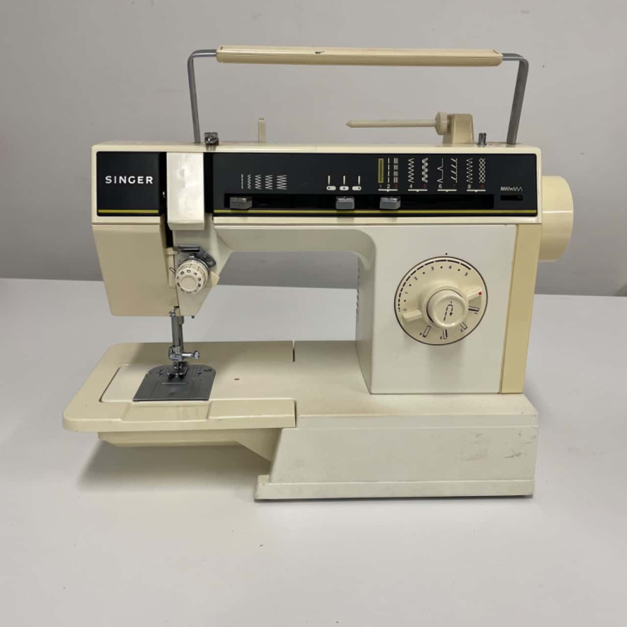 Vintage Singer 6215C Sewing Machine with Foot Pedal, Good Working ...