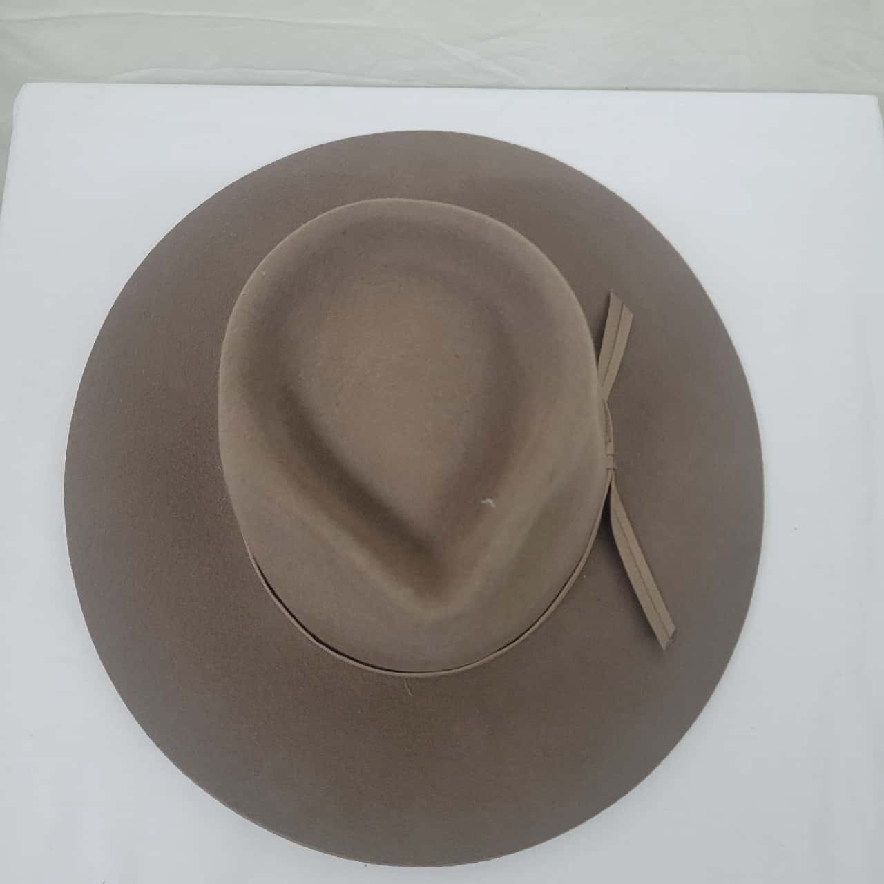 Lack of color wool hat(s)