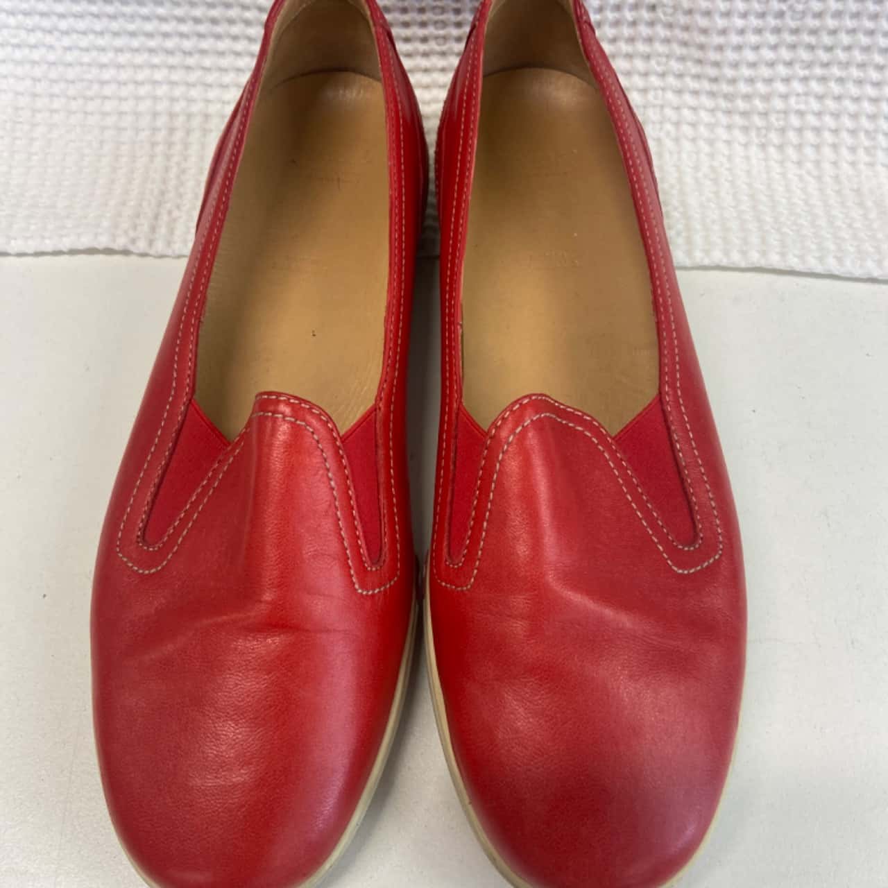 Bally red leather loafer Size 39.5(s)