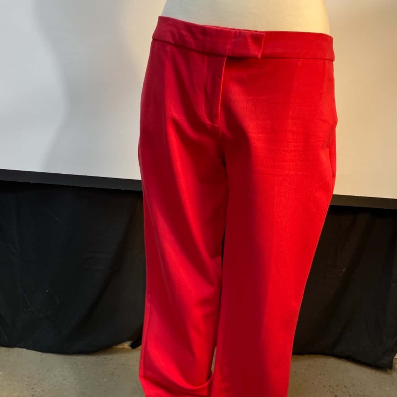 Womens Size 10 Capris Red