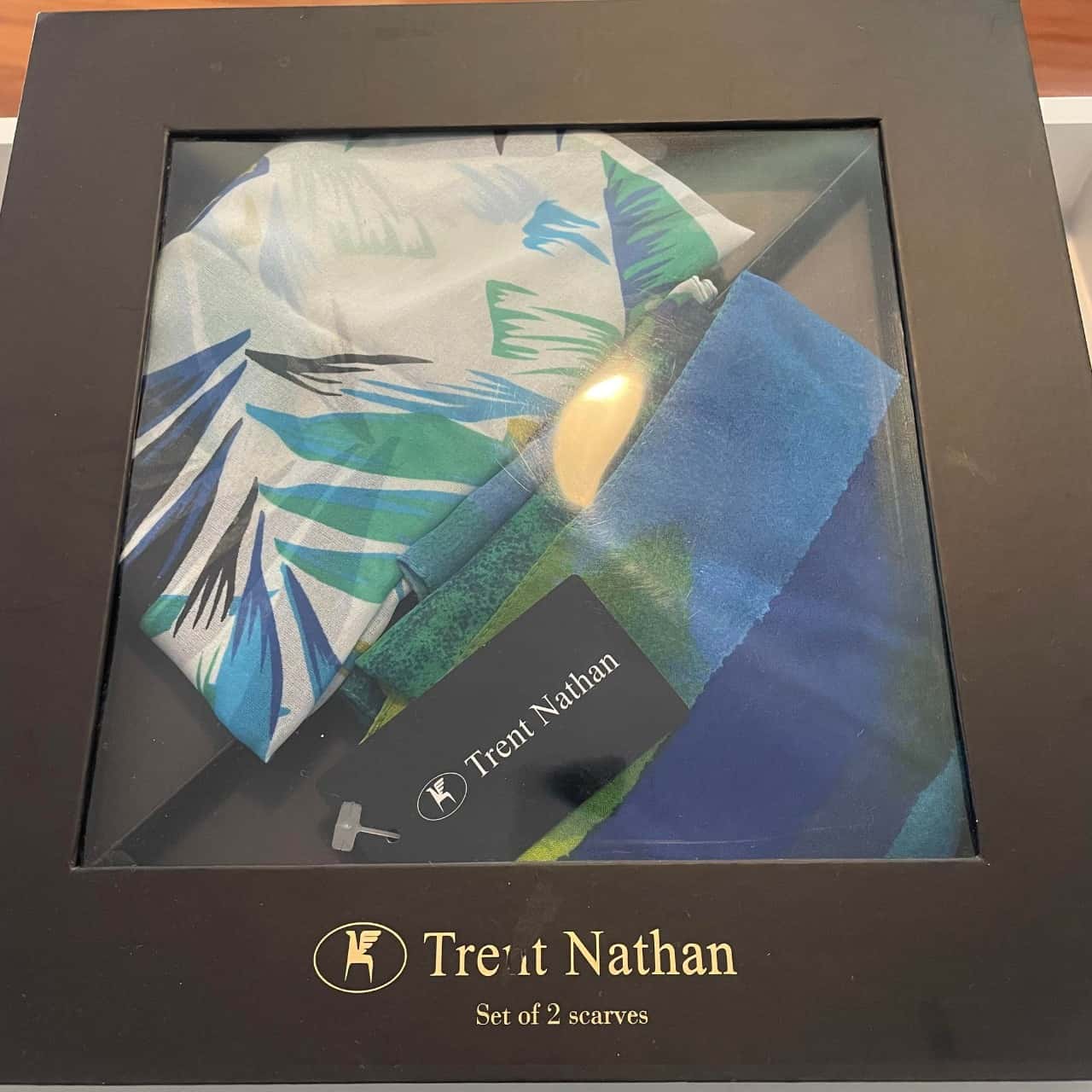 TRENT NATHAN - Scarves