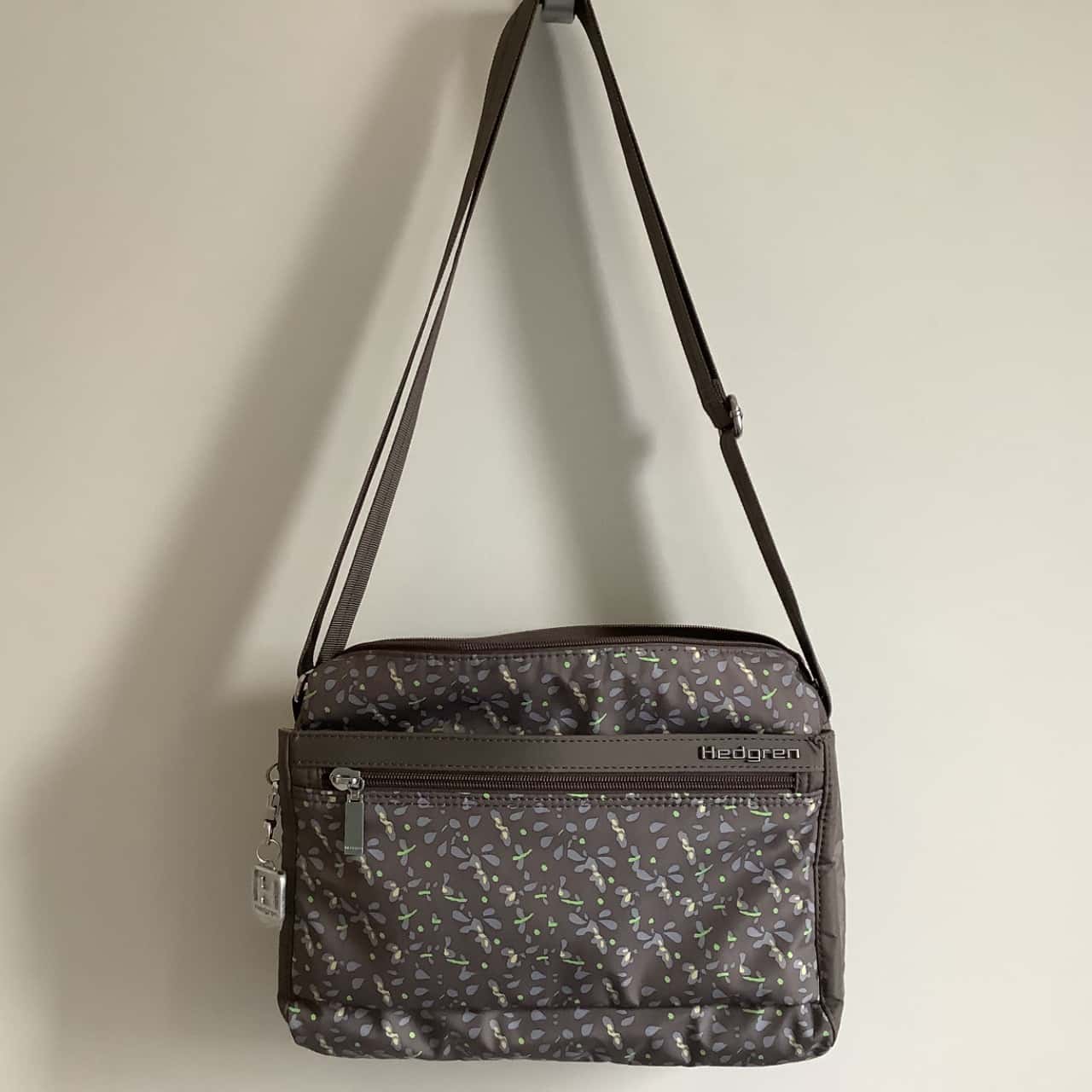 Hedgren Travel Bag / Cross Body Bag. Great Condition(s)