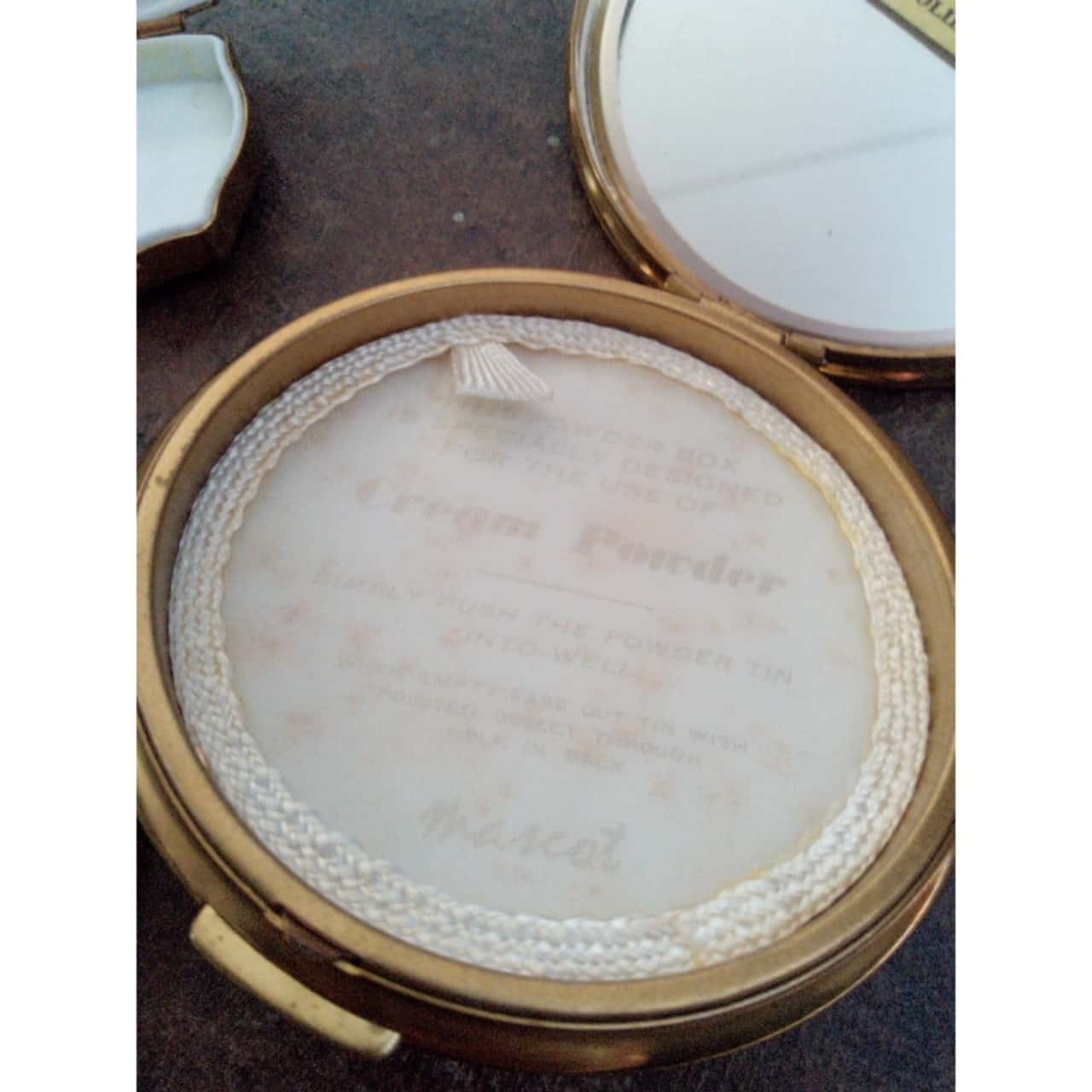 Assorted Vintage Compacts/Pill Box - Mascot, Kigu & Stratton(s) - Used ...