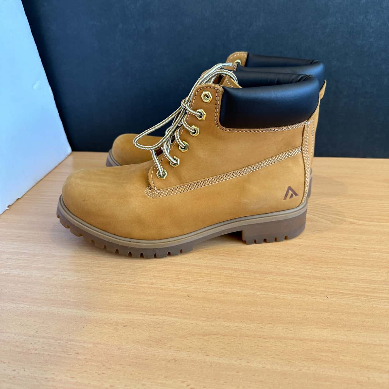 Colorado Women's Size 39 Leather Boots Brown (s)