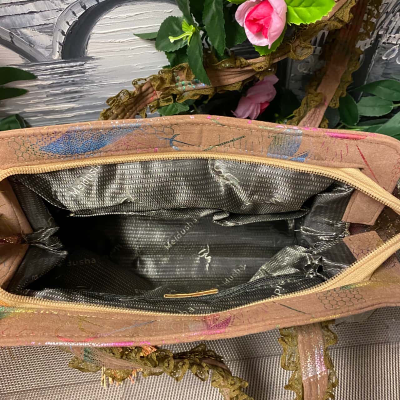 Vintage look gorgeous bag(s)