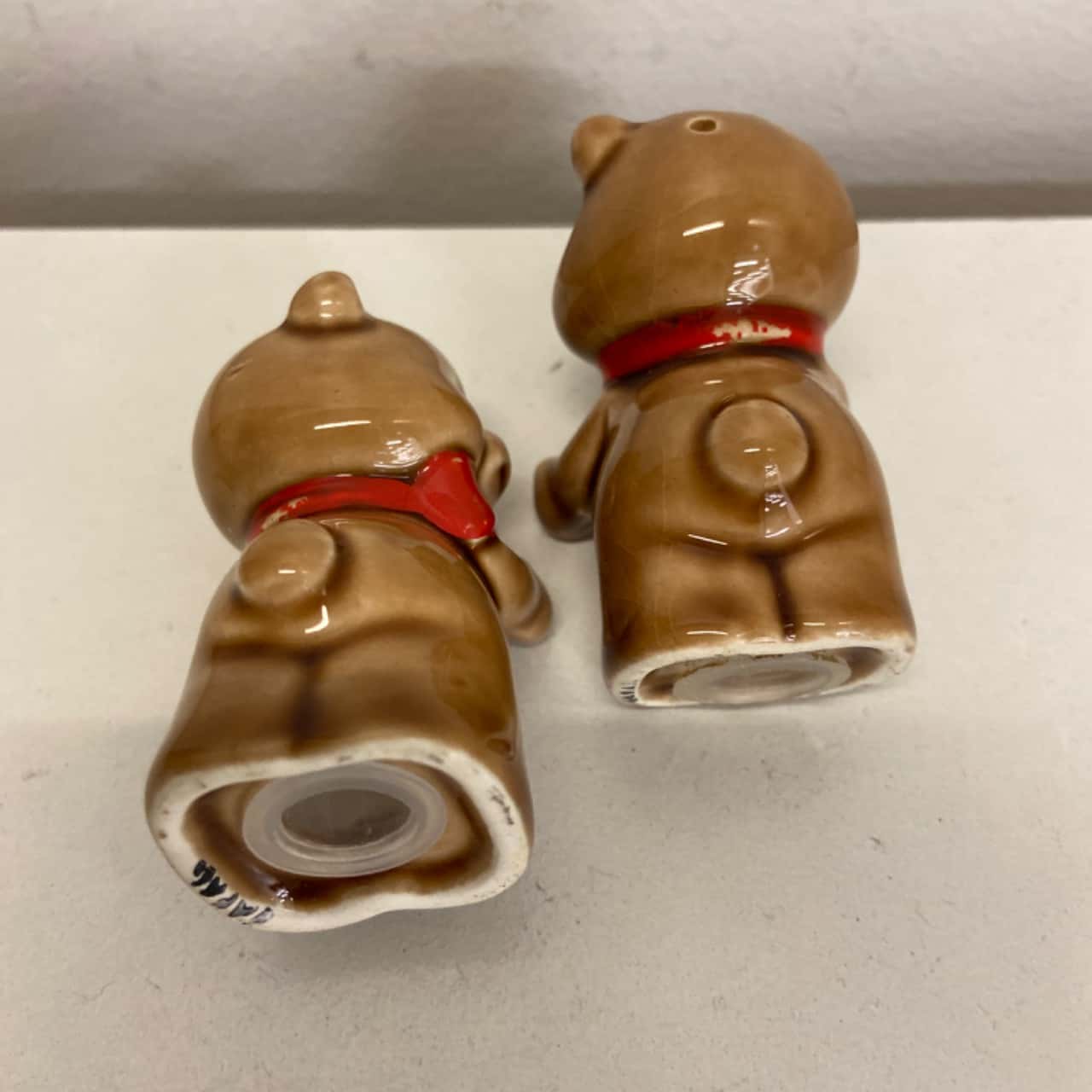 Vintage teddy bear salt and pepper shakers (s)