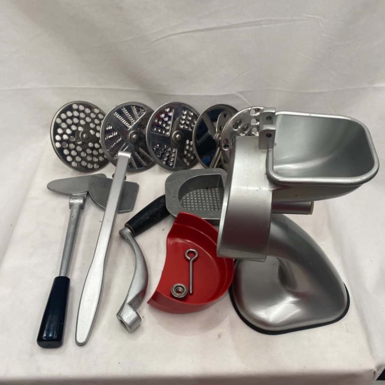 MANUAL FOOD GRINDER/SLICER/ PROCESSER with HAND CRANK & SUCTION MOUNT ...