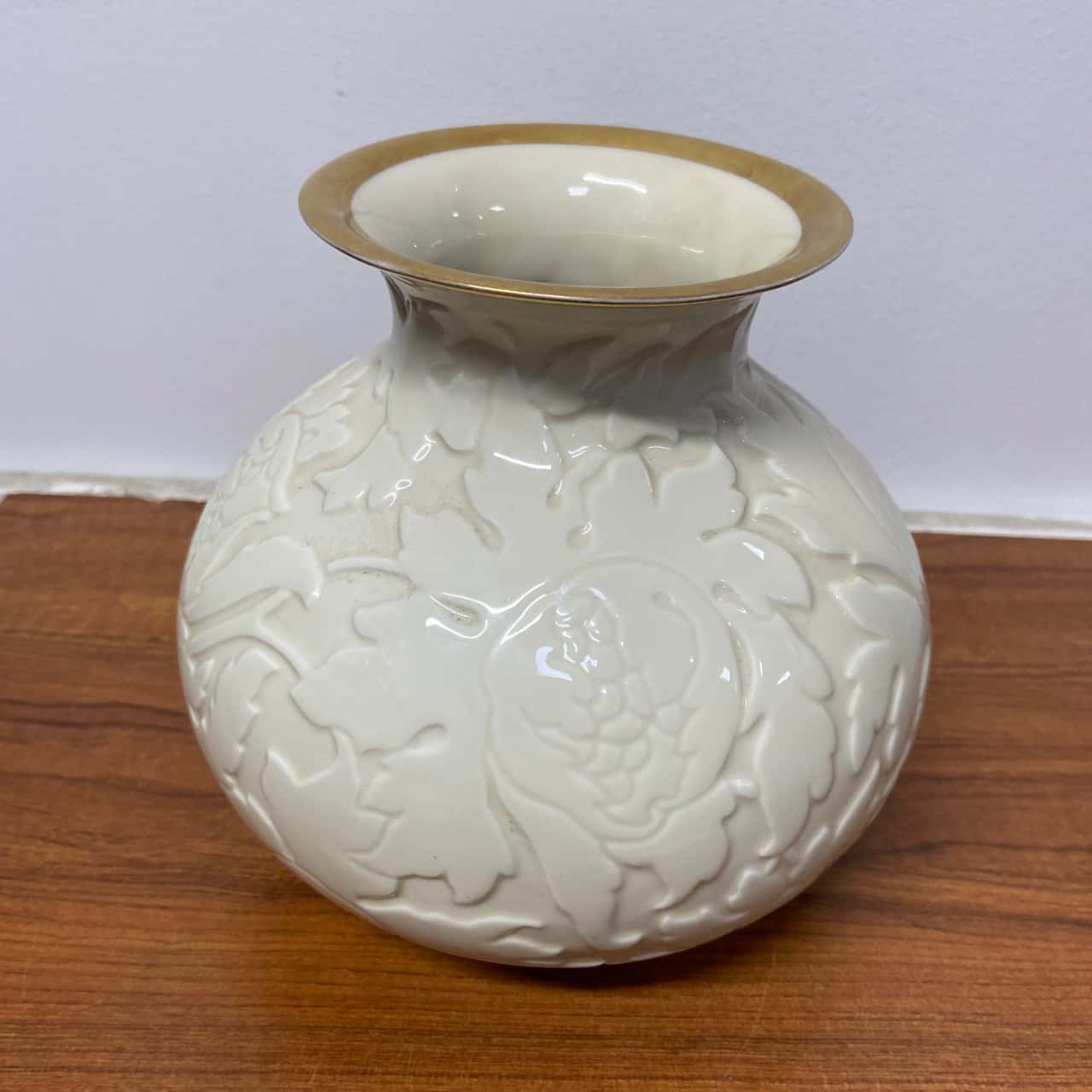 Porcelain Vase marked Rosenthal Kunstabeillung Selb Germany (s)