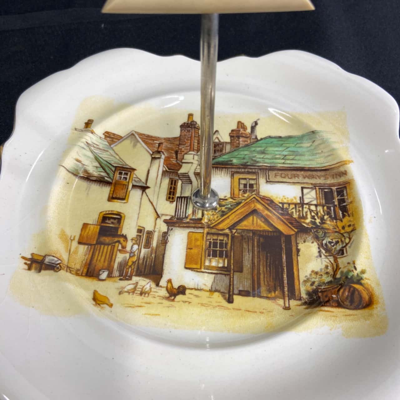 Lancaster & Sandland Cake Plate with Handle.