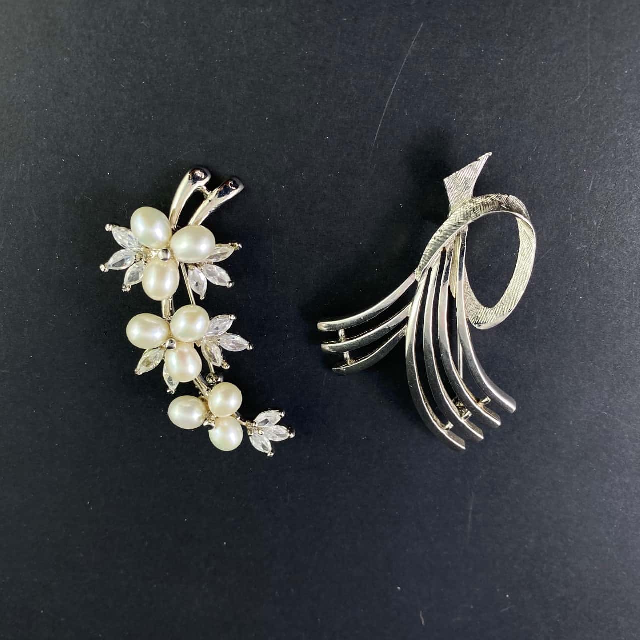 Elegant design Womens Brooches