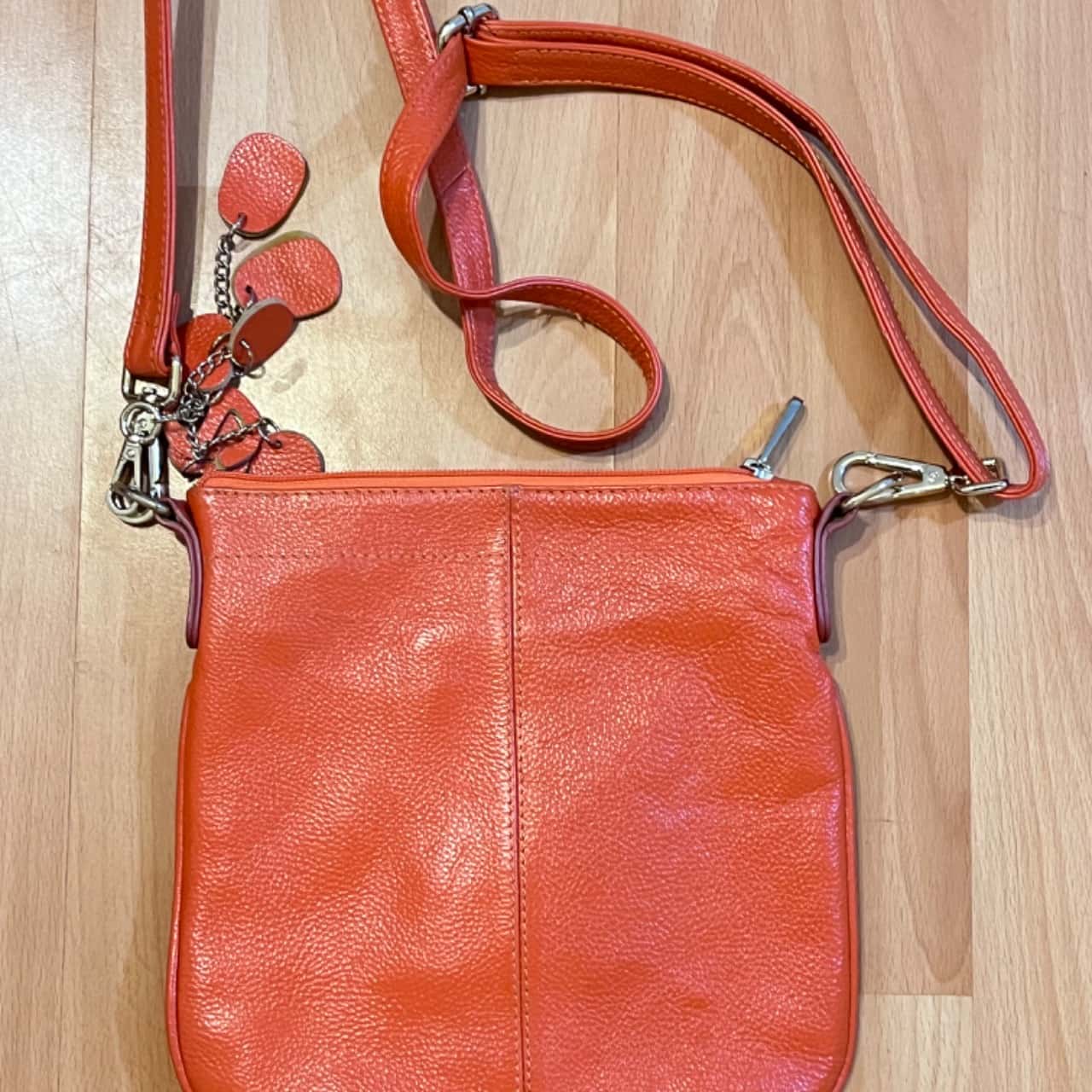 Ada G Australia Messenger Bag(s)