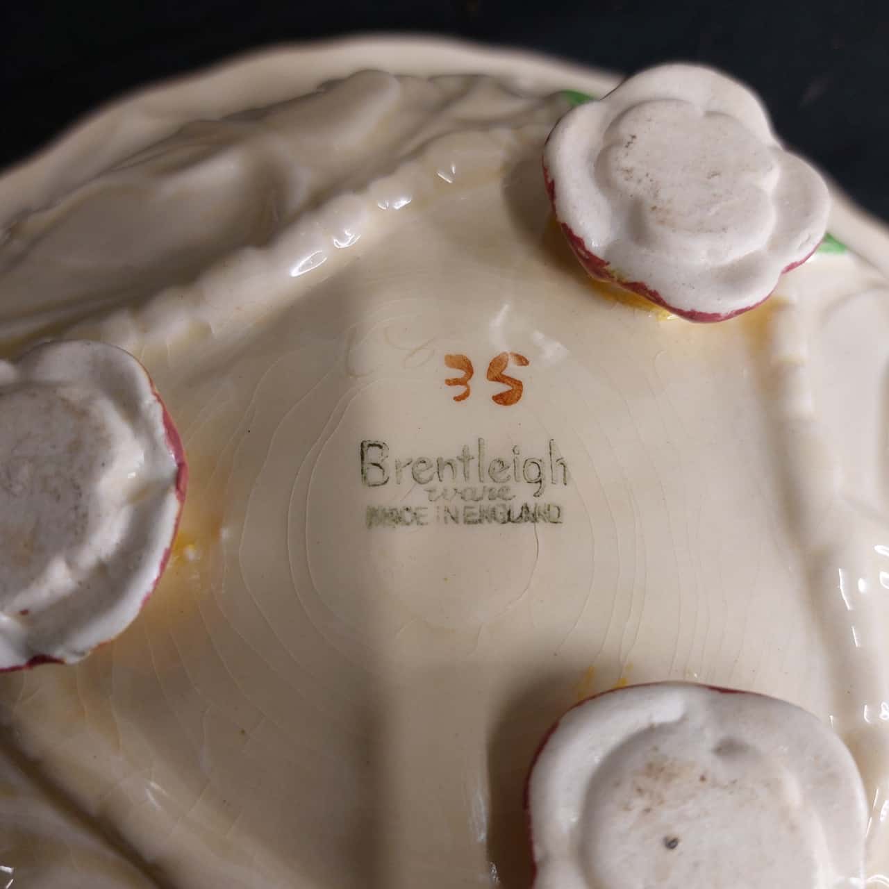 Brentleigh ware Leaf and flower bowl. Vintage