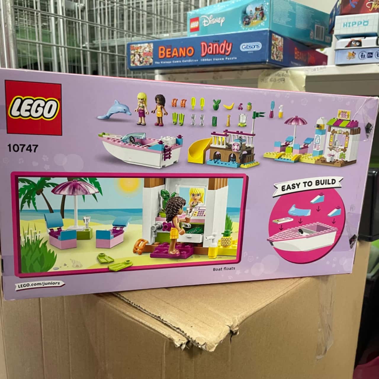 BNIB LEGO Friends Juniors 10747