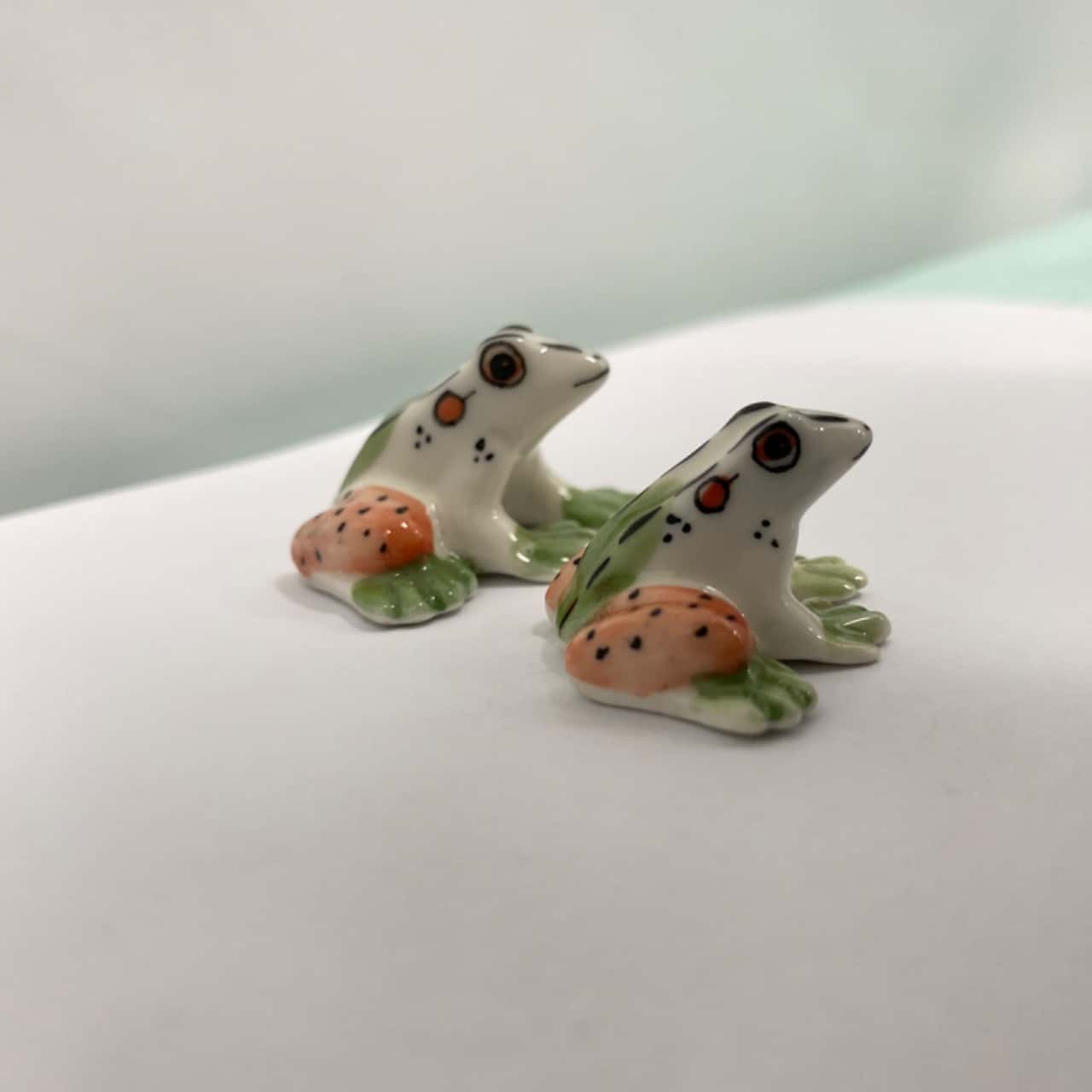 Frogs Pair Miniature Ceramic (s)