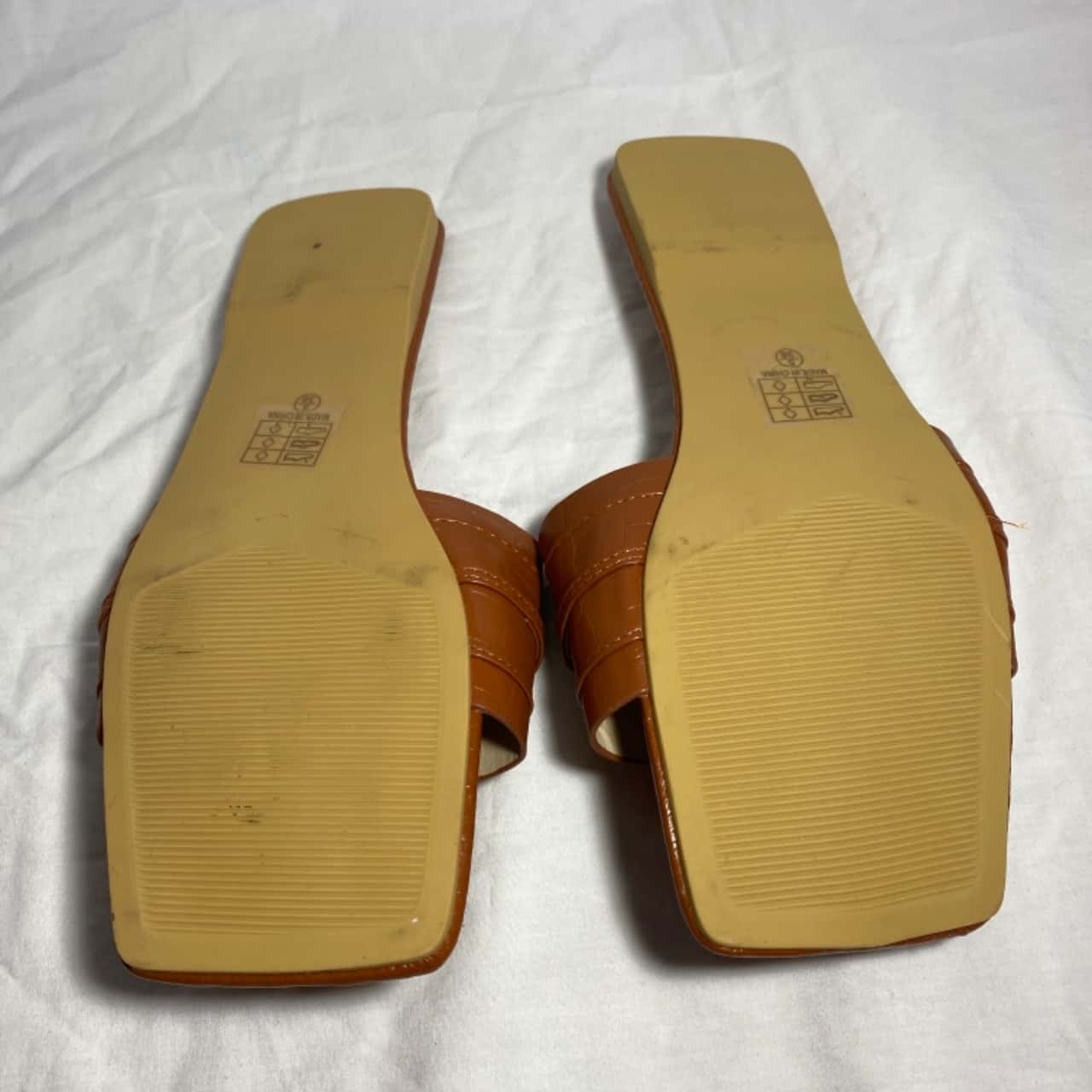 Truffle Collection Chain Loafer Sliders