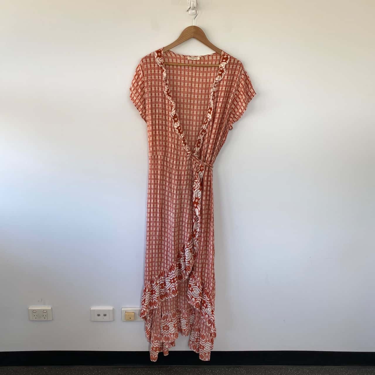 Talisman Red Pattern Short Sleeve Wrap Midi Dress Size M (s)