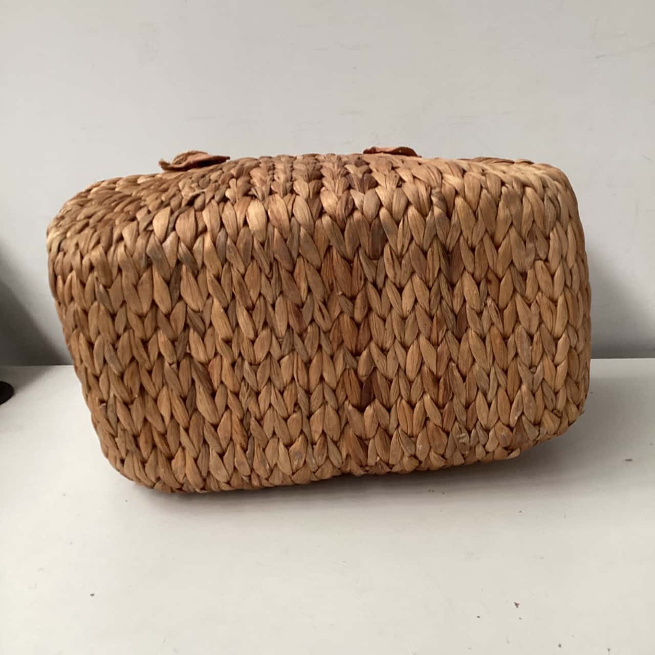 Robert Gordon -water hyacinth market Basket Natural (s)