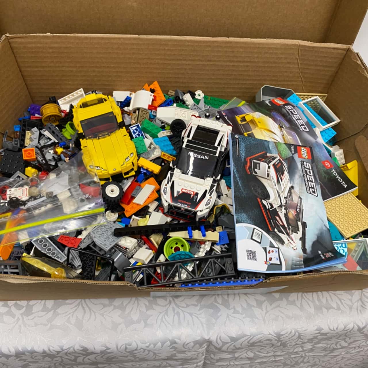 Assorted LEGO In Bulk (s)