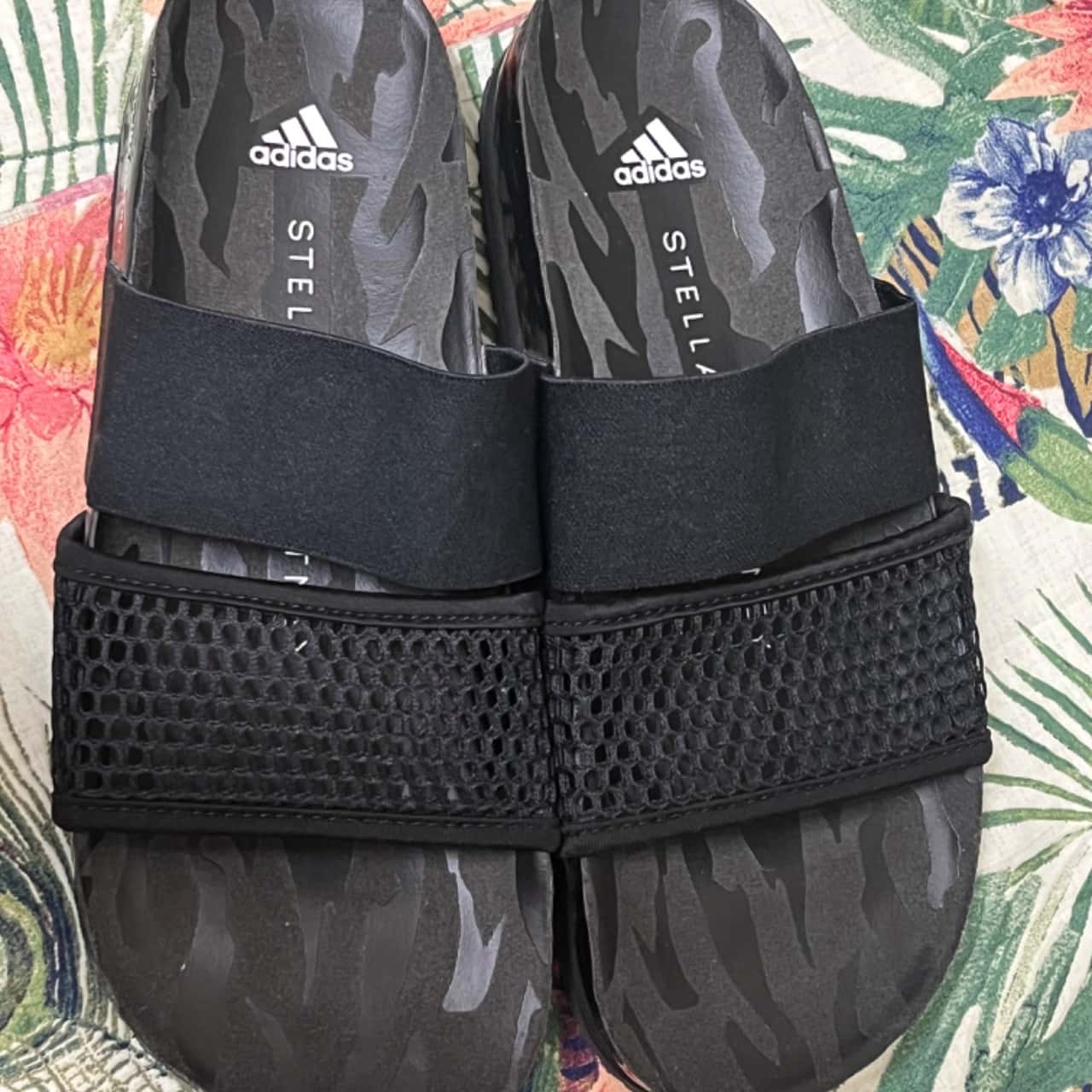 Adidas Womens Size 8 Black Slides(s)
