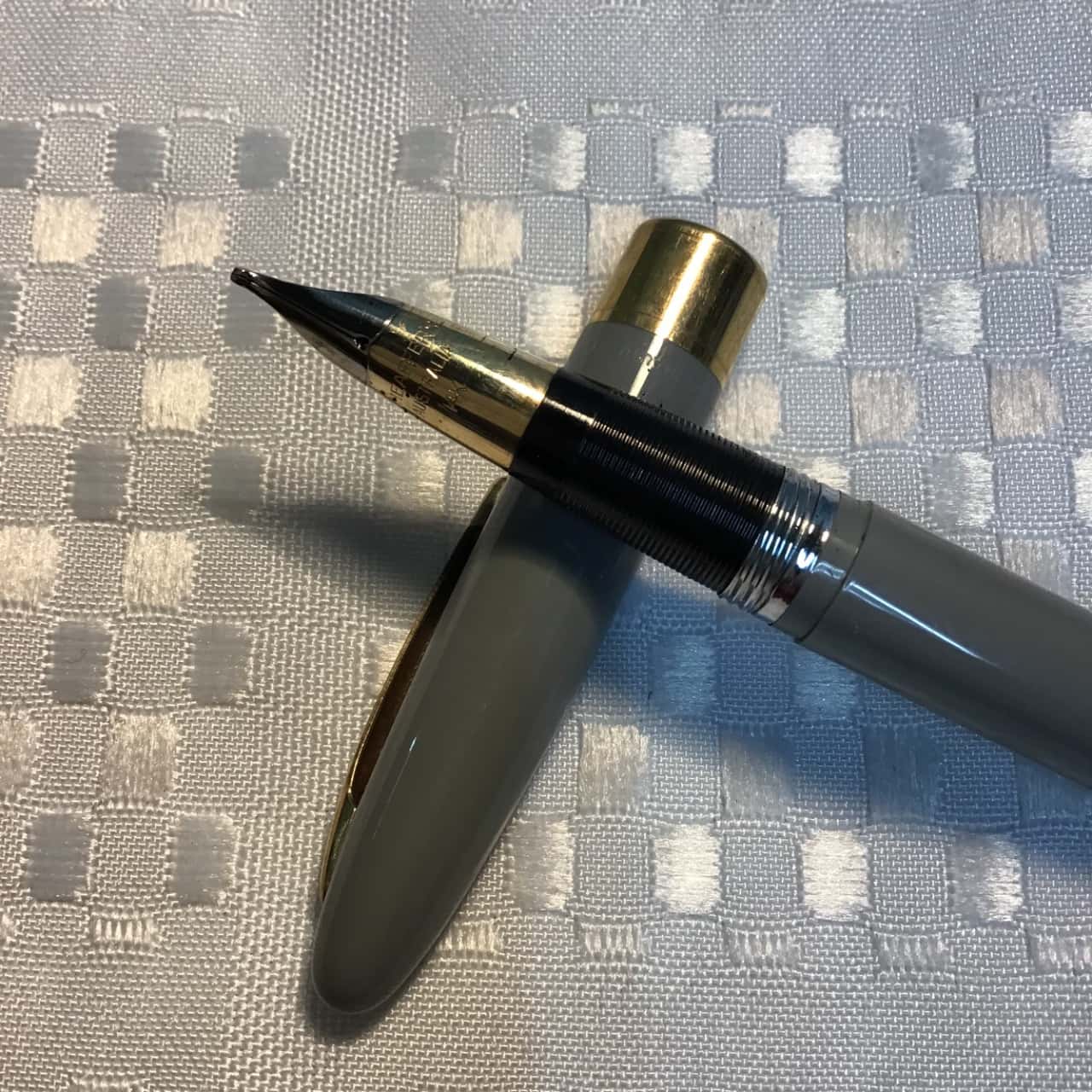 Sheaffer Vintage Statesman Grey Fountain Pen Broad Nib(s)