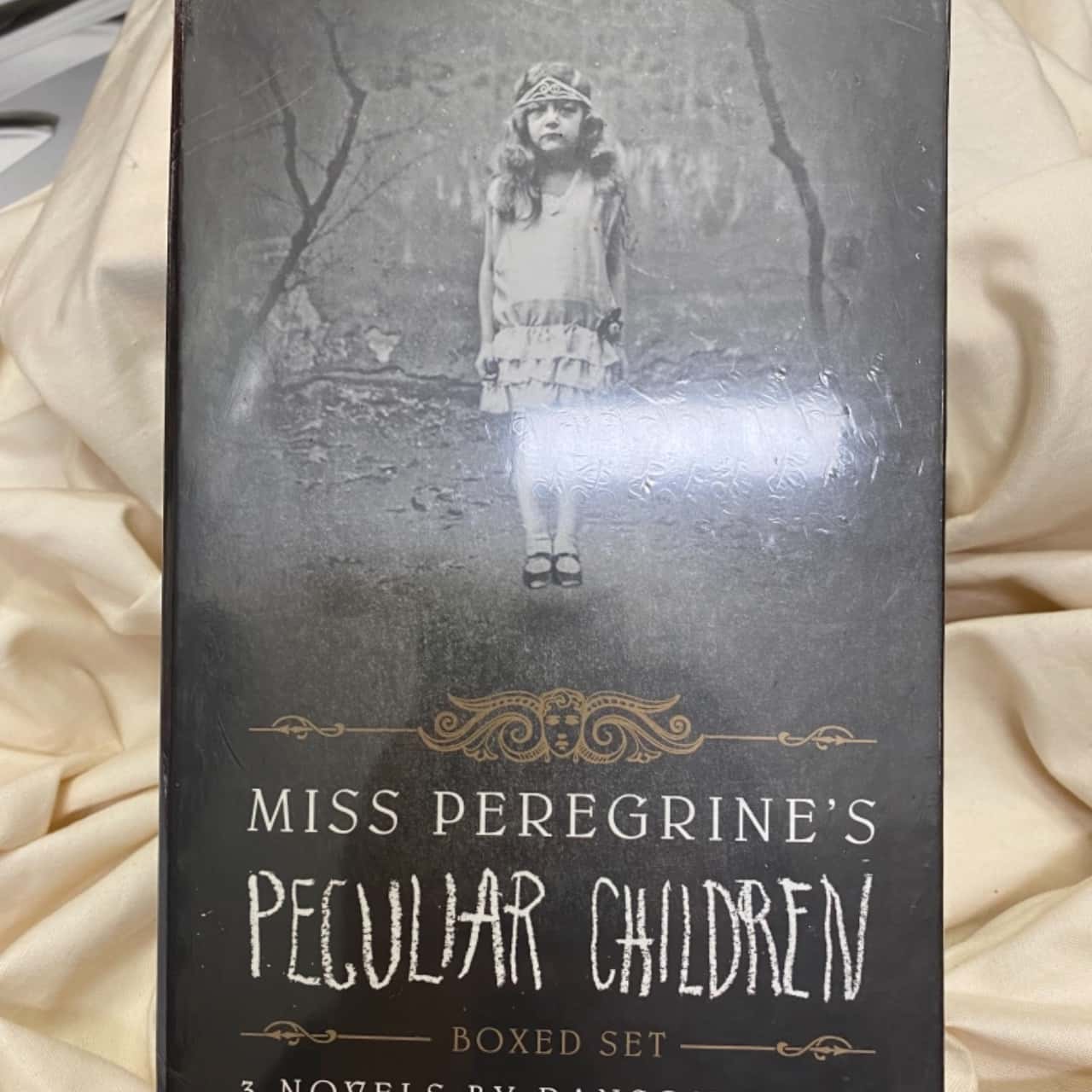 Miss Peregrines Peculiar children Ransom Riggs x3(s)