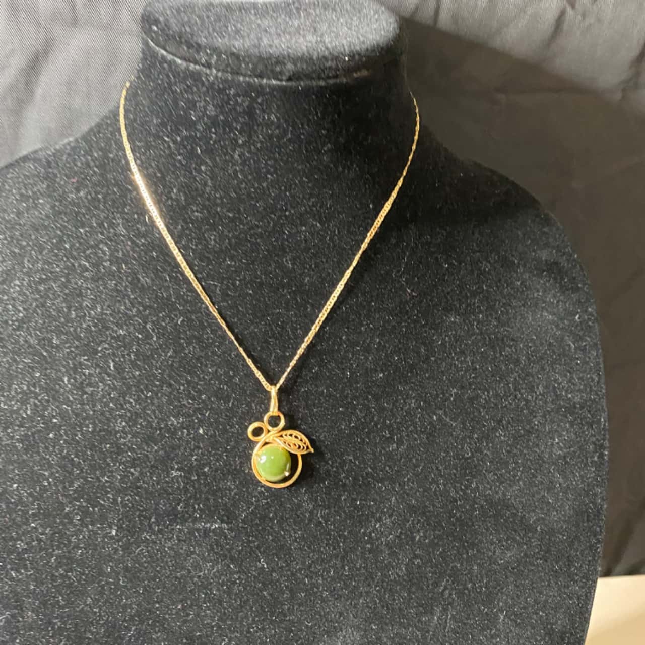 Italy 9ct Gold Chain W/ Green Stone Pendant(s)