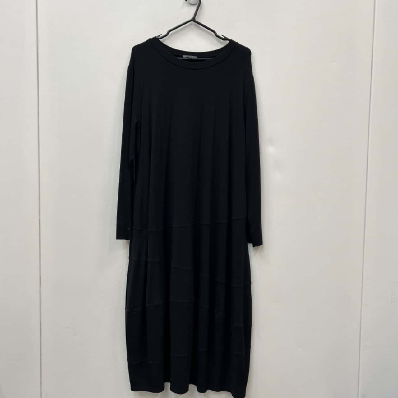 OSKA Size 4 Black Dress (s)