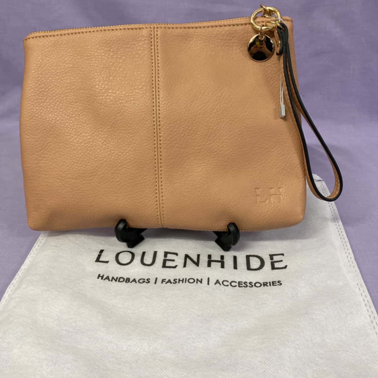 Louenhide Womens Beige clutch(s)