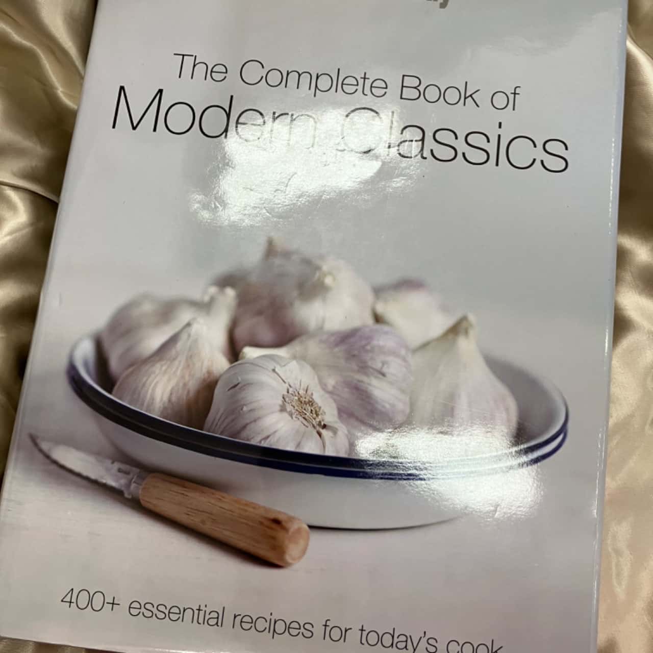 The complete book of Modern classics (s)