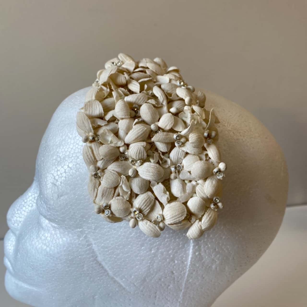 Vintage Women's One Size Cream Floral Diamante Headpiece(s)