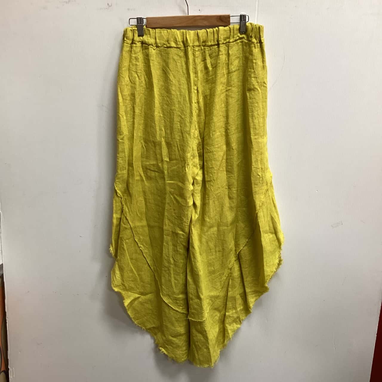 Fabuler ciOllection Italy linen Size M Pants (k)