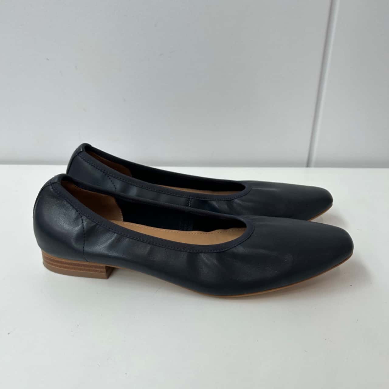 Trenery Womens Size 39 Navy Blue Leather ballet flats (s)