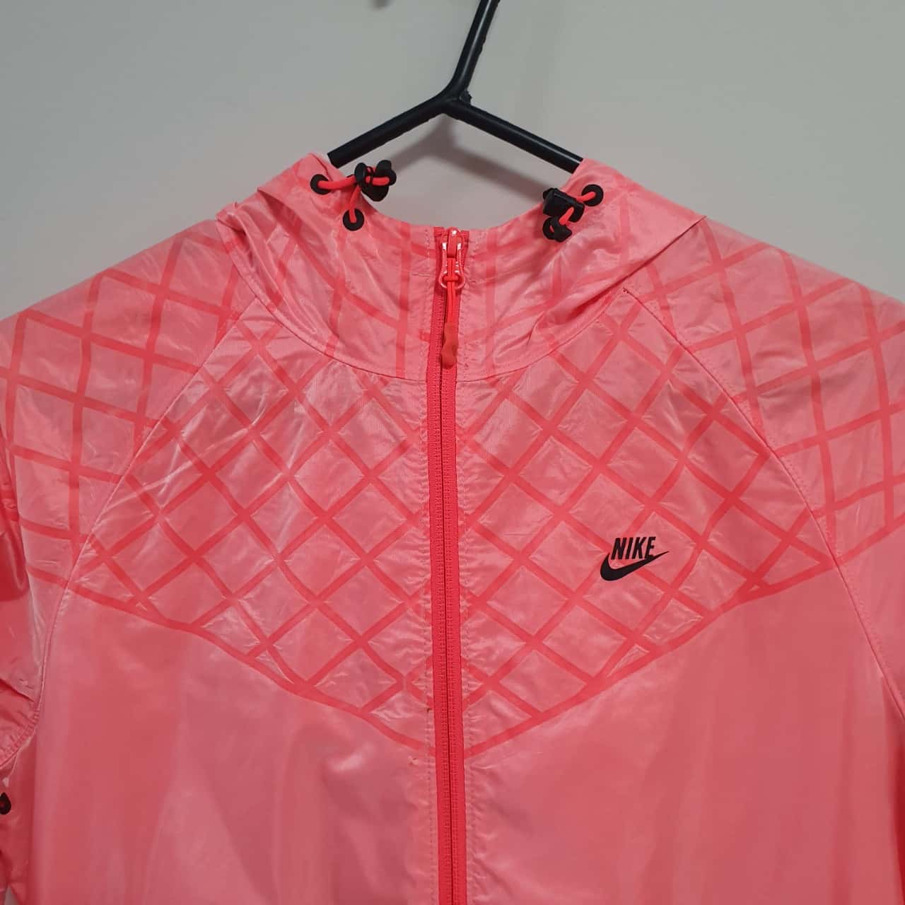 Nike Womens Size M Neon Pink Windbreaker(s)
