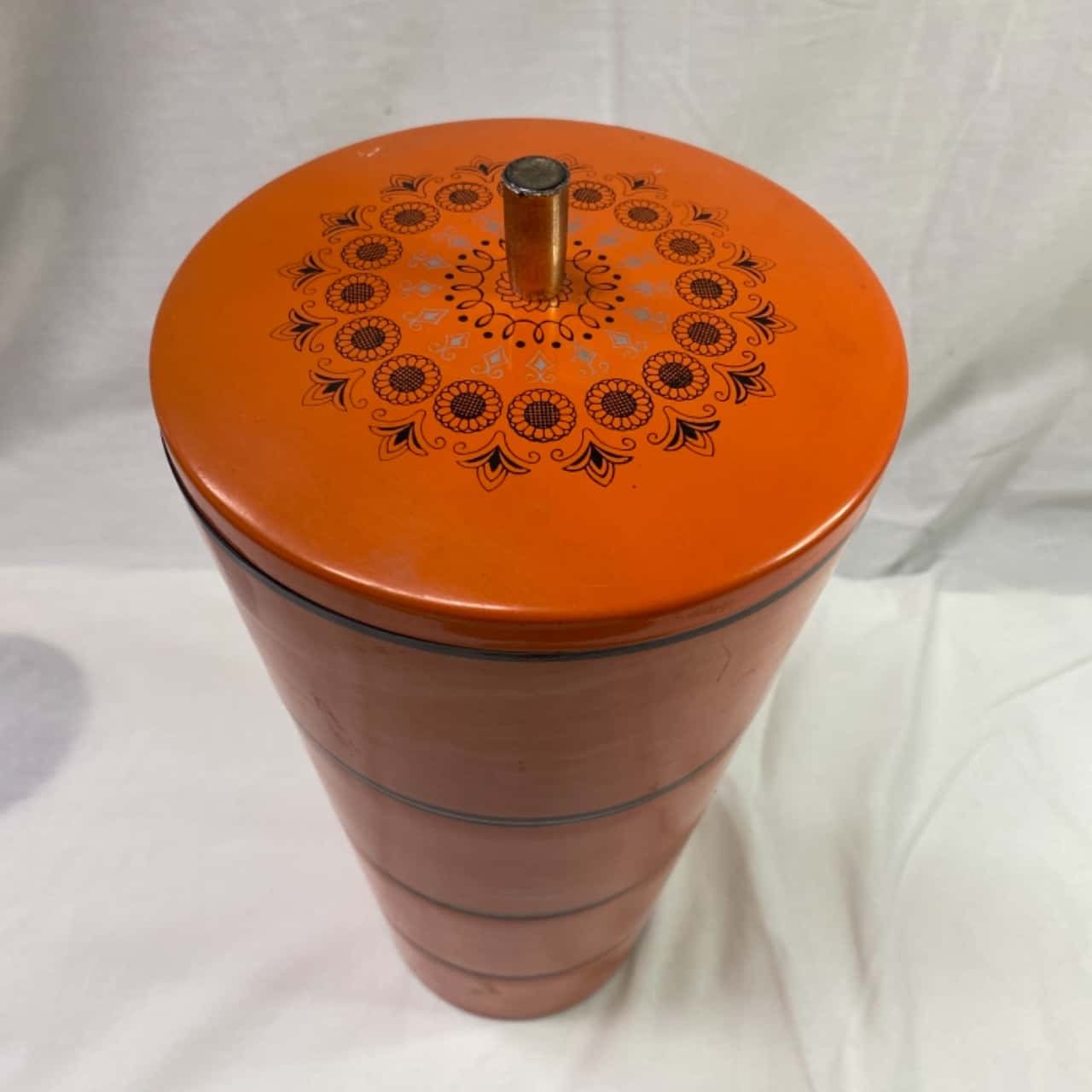 Vintage Staking/nesting snack Bowls