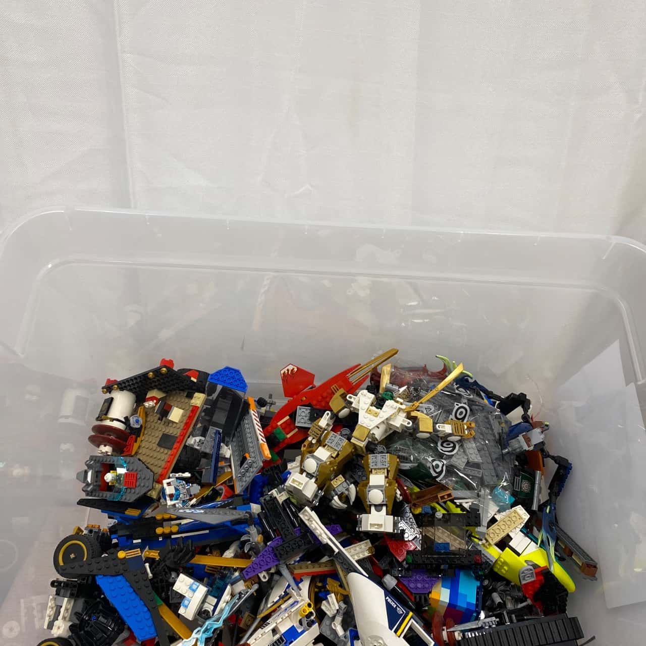 Assorted LEGOs (s)