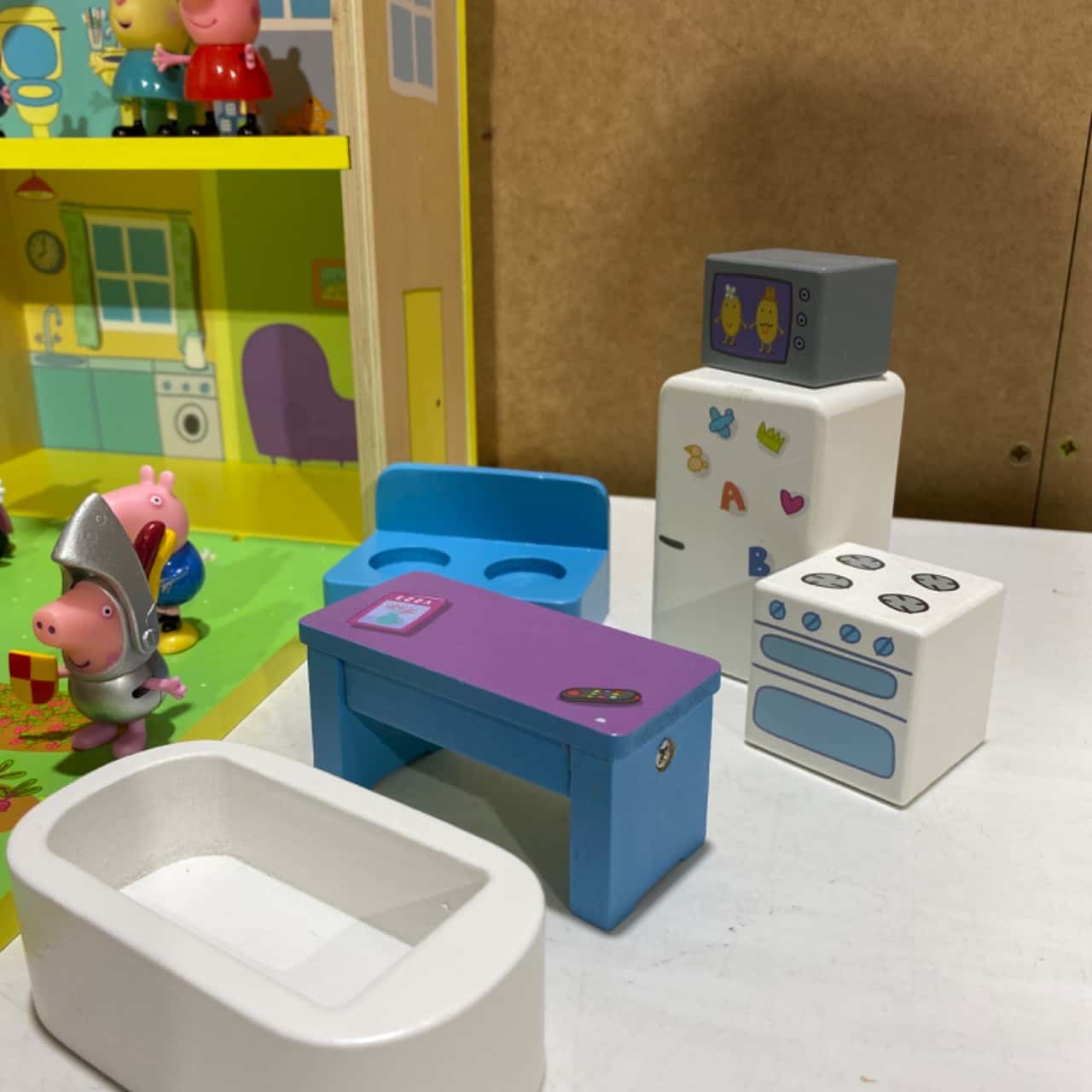 Peppa the Pig- Wooden Toys with Accessories (s)