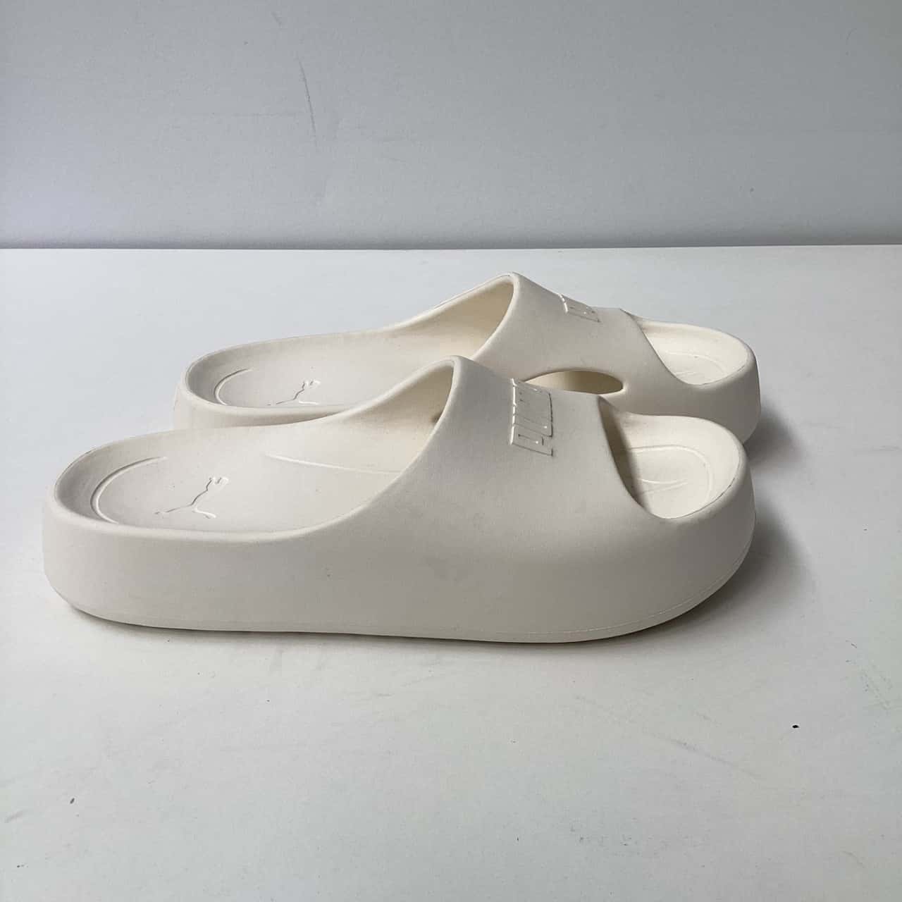 Puma Womens Size 7 Cream Slides(s)