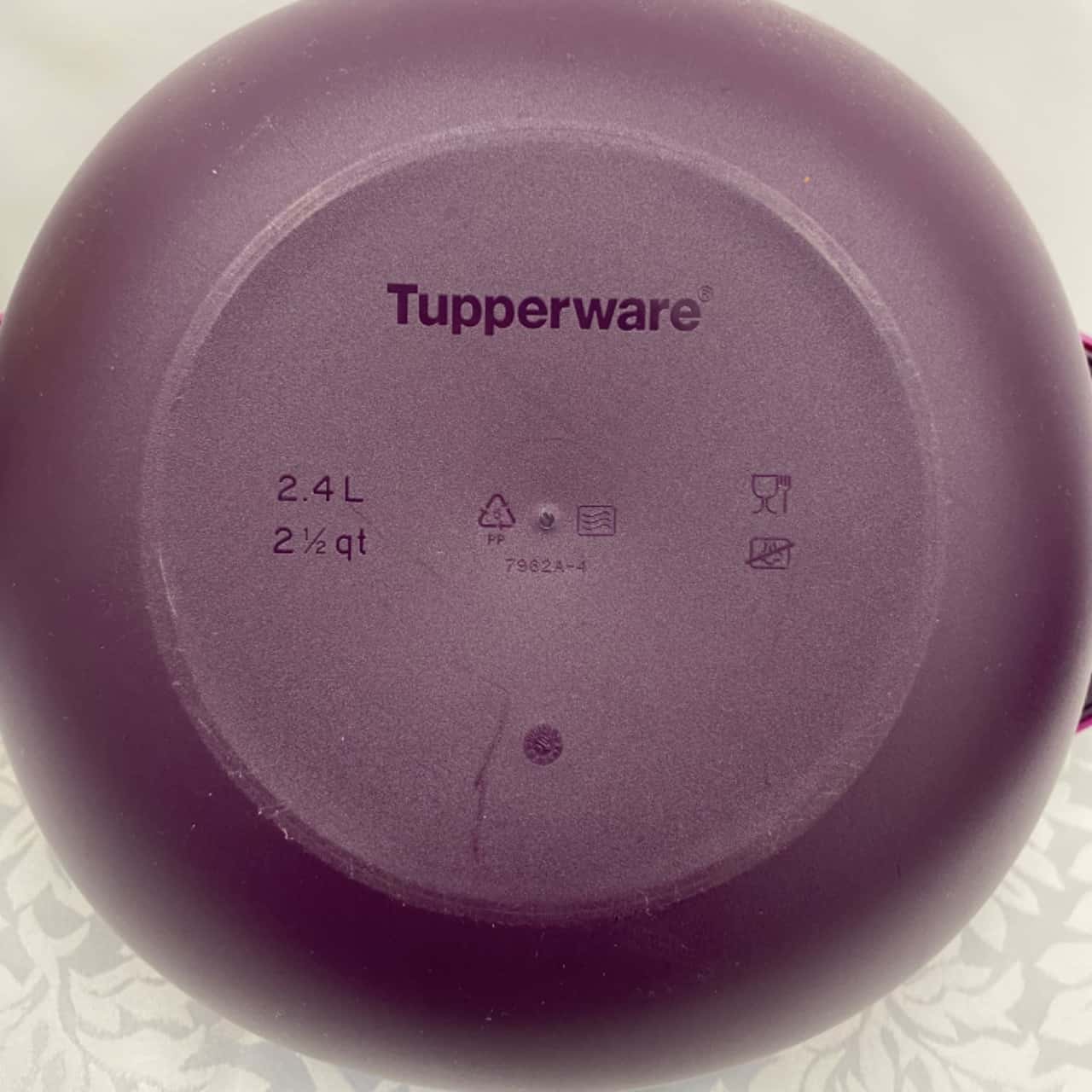 Tupperware Warmie Tup 2.4 L Keeps Food Hot Or Cold Purple