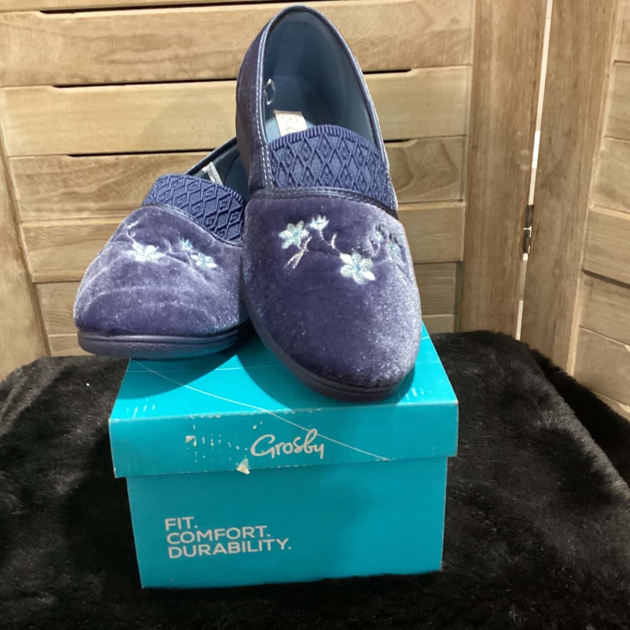 Womens Blue Grosby slippers (s)