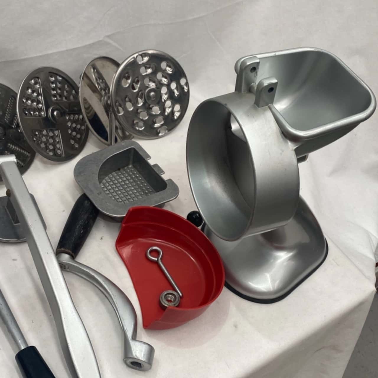 MANUAL FOOD GRINDER/SLICER/ PROCESSER with HAND CRANK & SUCTION MOUNT ...