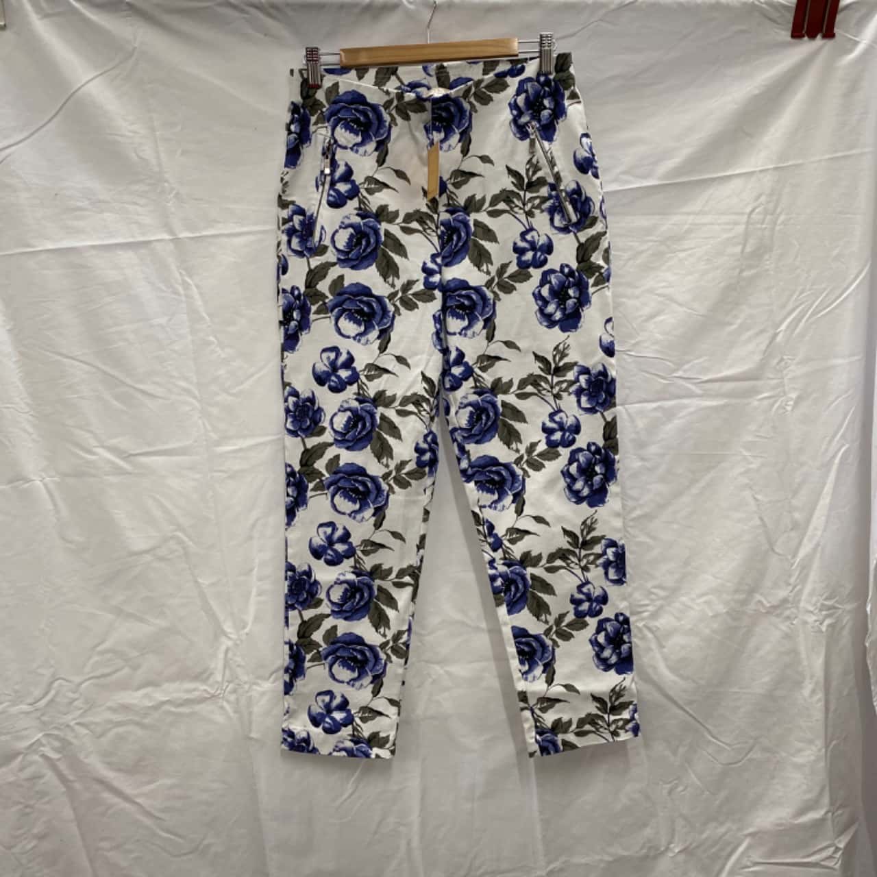 Noni B Womens Size 10 Straight Leg Pants Floral / White