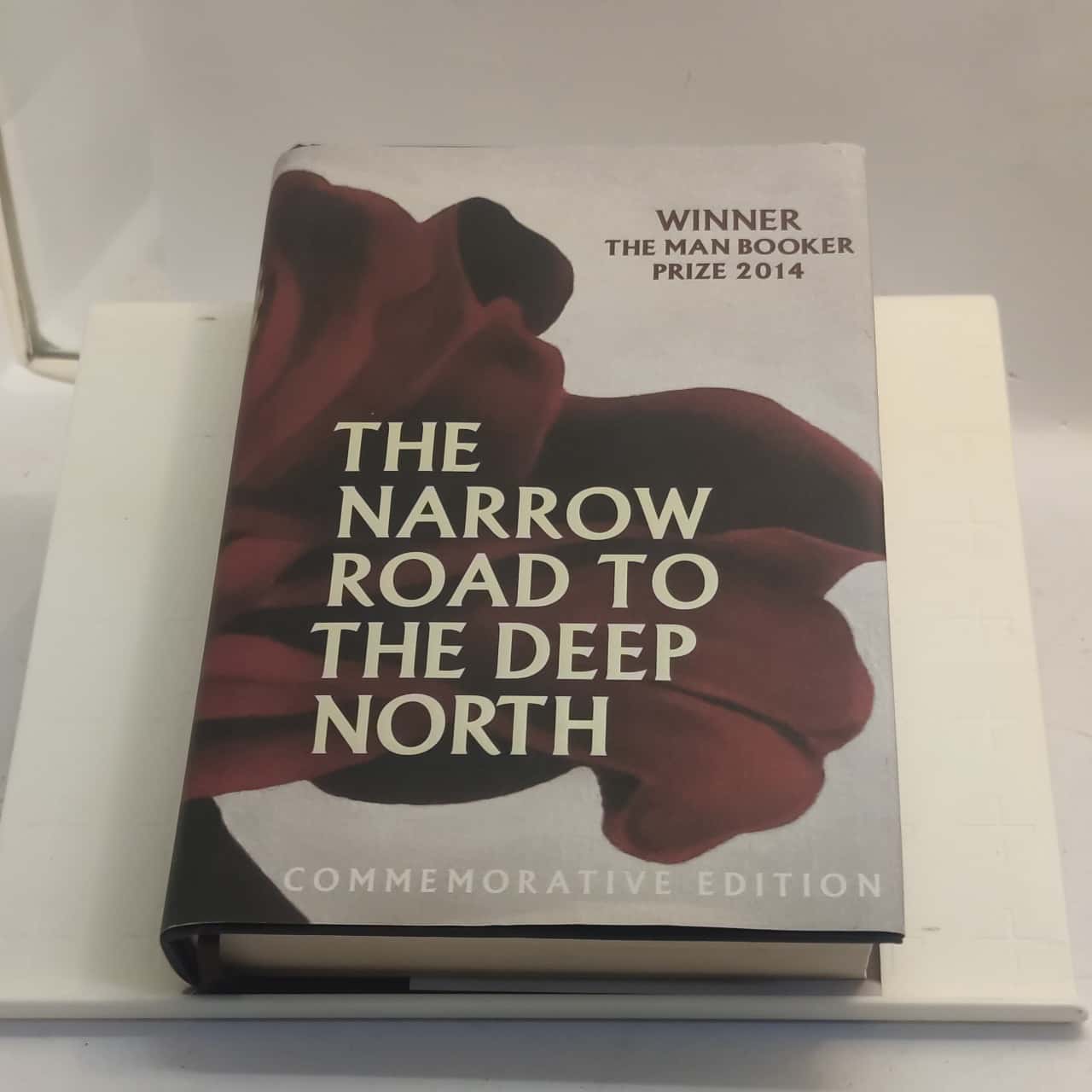 The narrow road to the deep north commemorative edition (s)