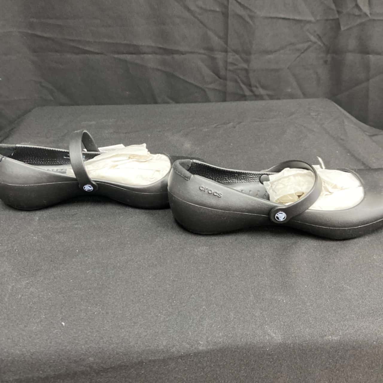 Crocs Womens Shoe Size 9 Black (s)