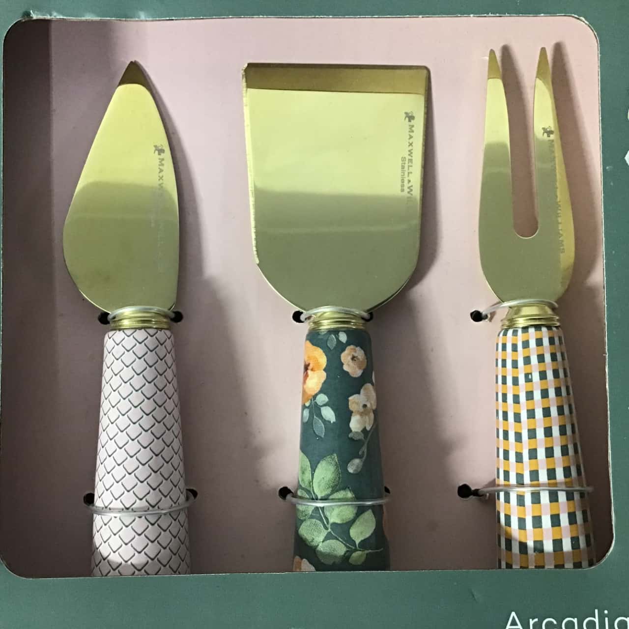 Maxwell & Williams "Arcadia" Set of 3 Pattern Cheese Knives (boxed)